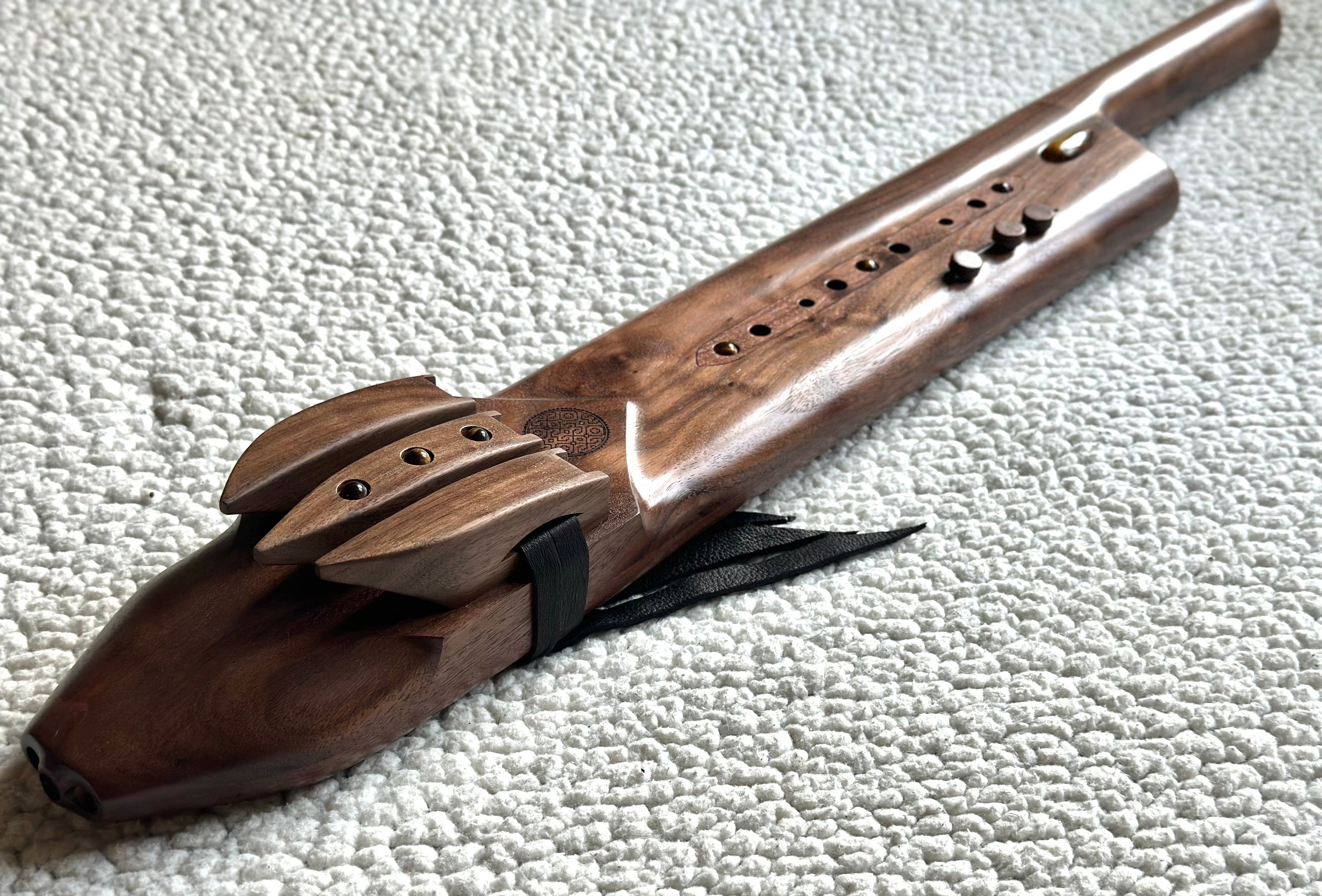 G-G-Bass C aeolian style triple drone flute – Cora Flutes